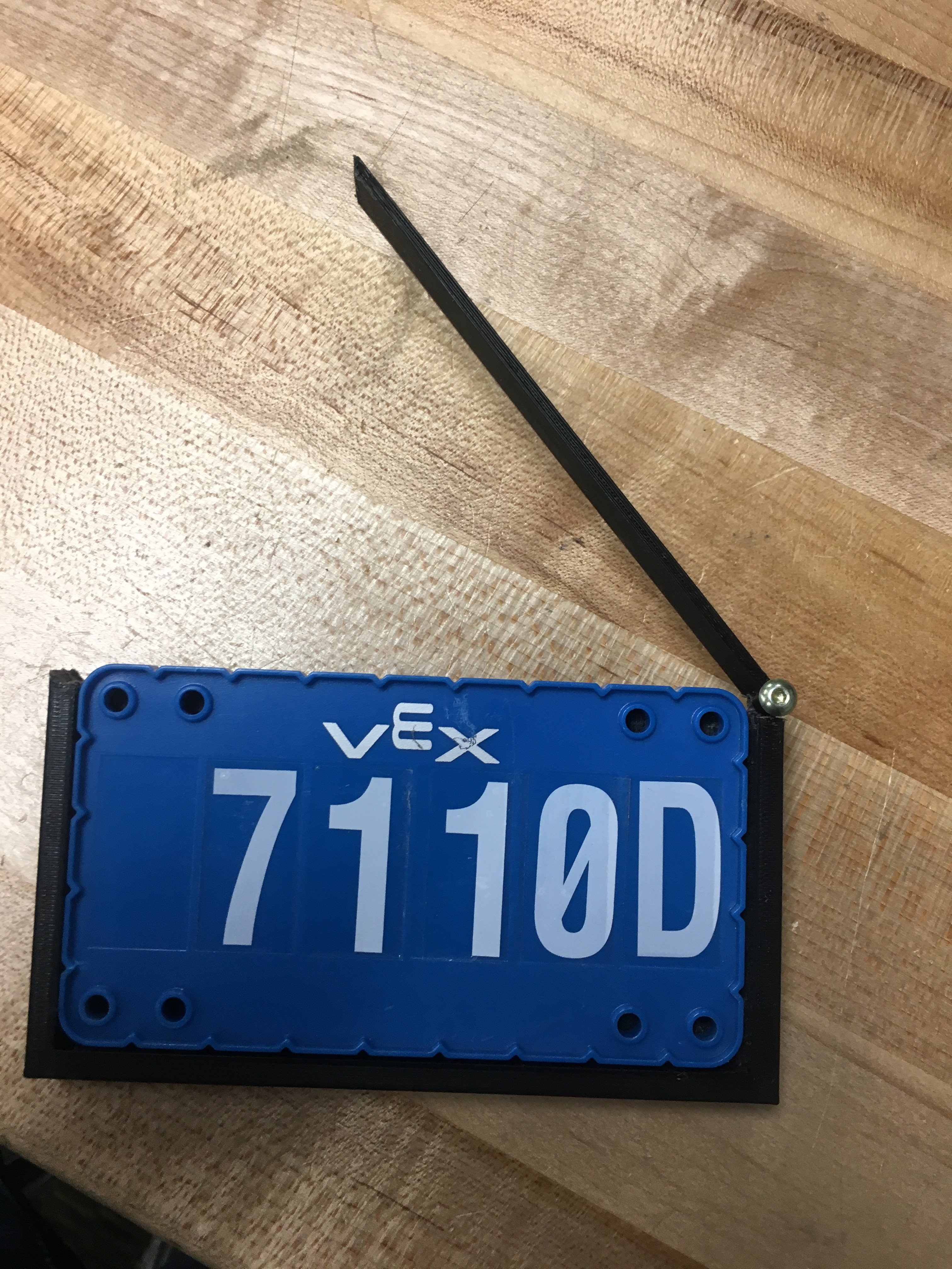 VEX License Plate Holder | Online Challenges